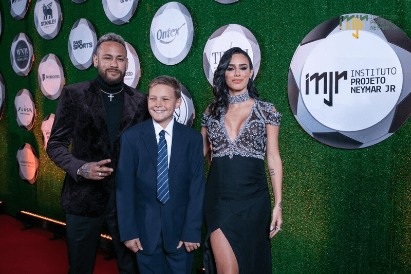 THIRD EDITION OF THE INSTITUTO NEYMAR JR AUCTION HAS RECORD COLLECTIONS ...
